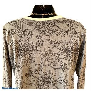 Erge Designs | Tops | Erge Design Long Sleeve V Neck Top Gray Print L ...